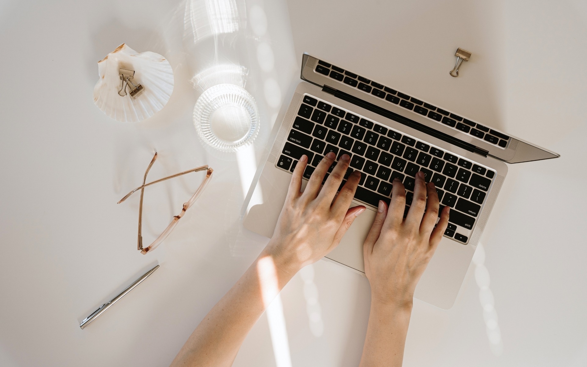 Comment je créé une identité visuelle sur-mesure